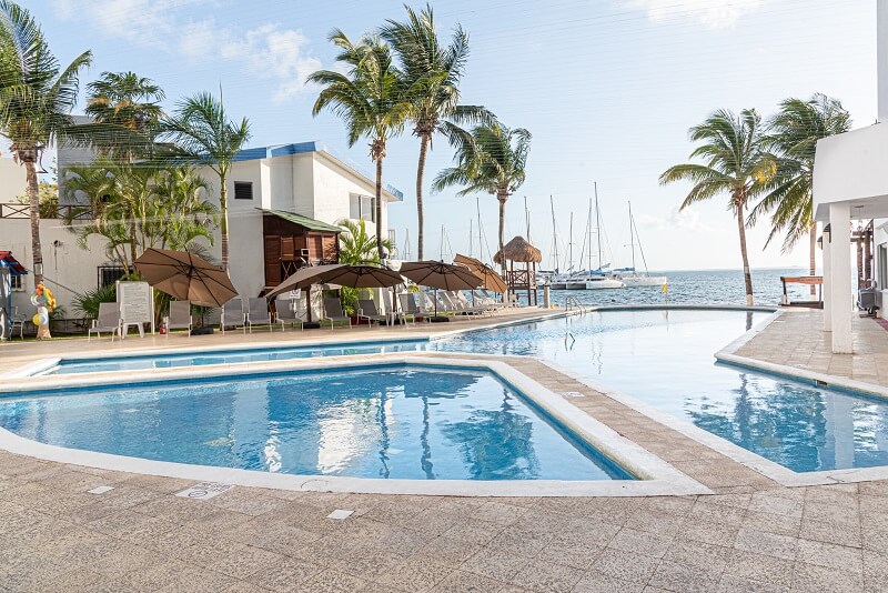 Disfruta la nueva alberca del hotel todo incluido Ocean View Cancún ...